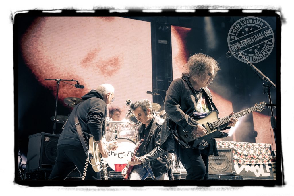 Photos: The Cure bring their "Songs of a Lost World" to the iconic ...
